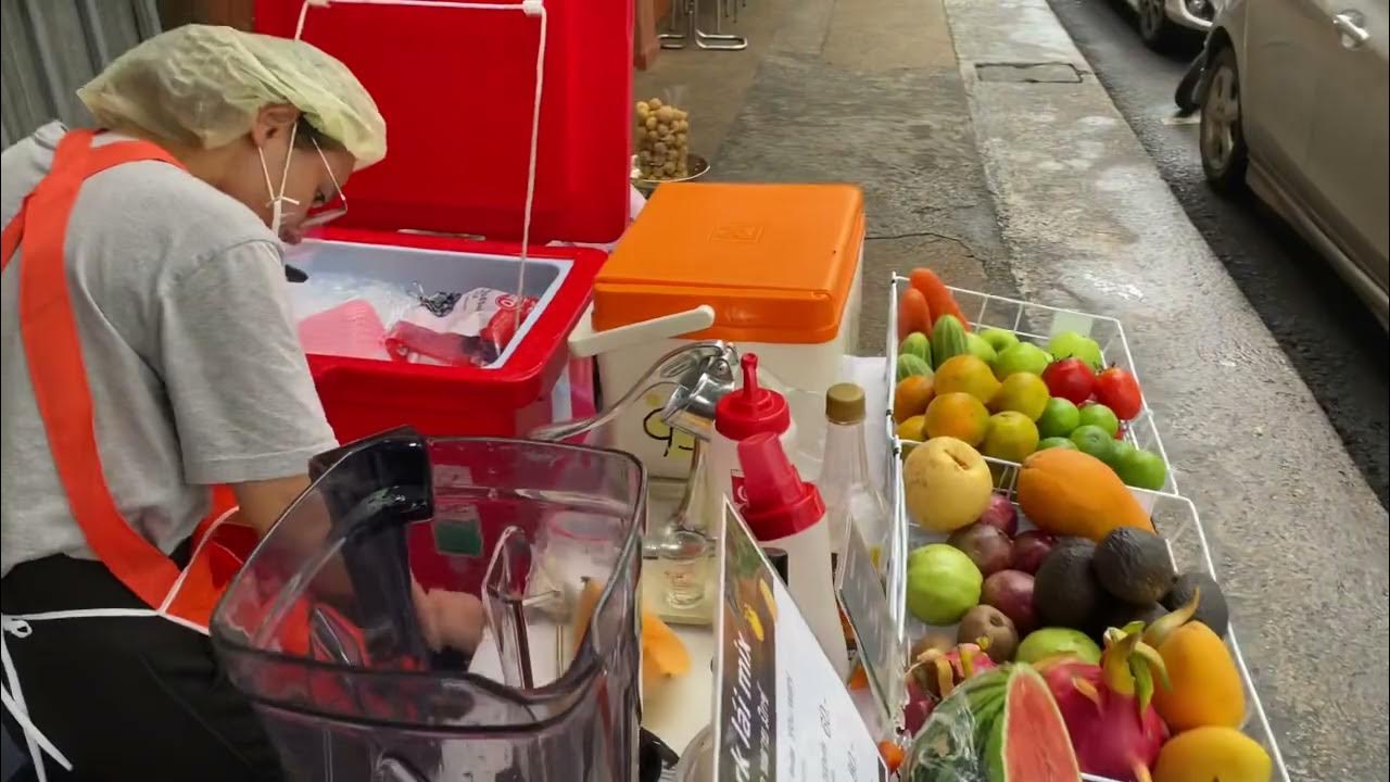 Street Food - Fresh Cantaloup smoothie (Lark-Lai-Mix) - YouTube