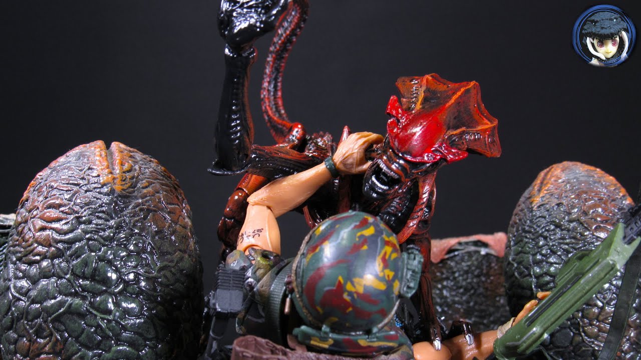 NECA Aliens FireTeam Elite Prowler And Runner Xenomorph Action Figure ...