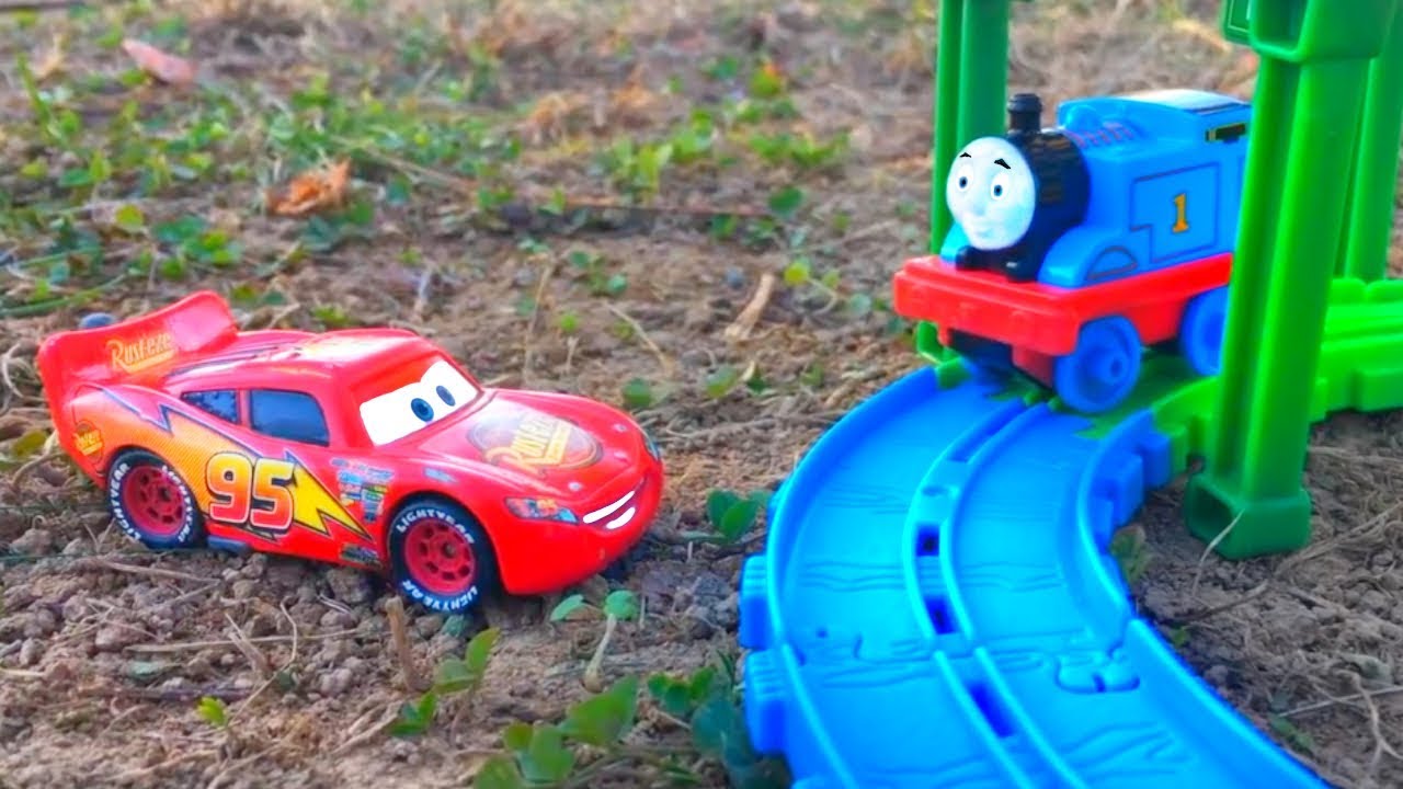 Disney Cars Lightning McQueen Rescues Thomas, Thomas and Friends Blind ...