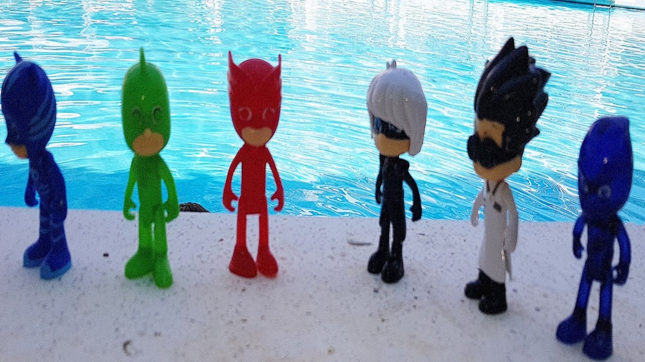 Pijamaskeliler havuzda yüzüyor. Romeo yaramazlık peşinde. Pj mask toys ...