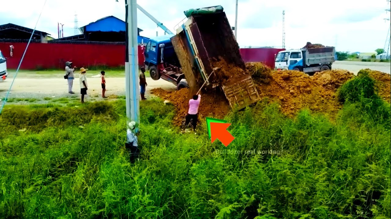 Incredible Landfill! Dump Truck 5ton Fly Back Unloading Stuck Deep ...