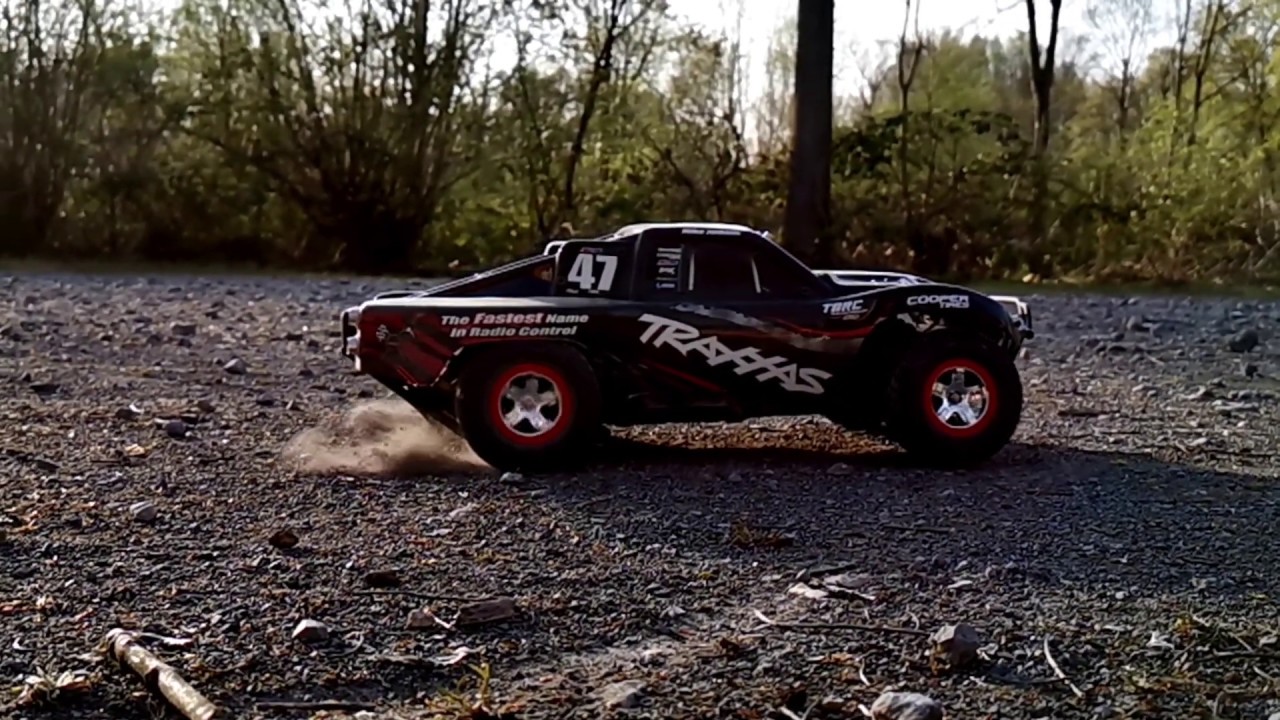 Traxxas Slash 2x4 - YouTube