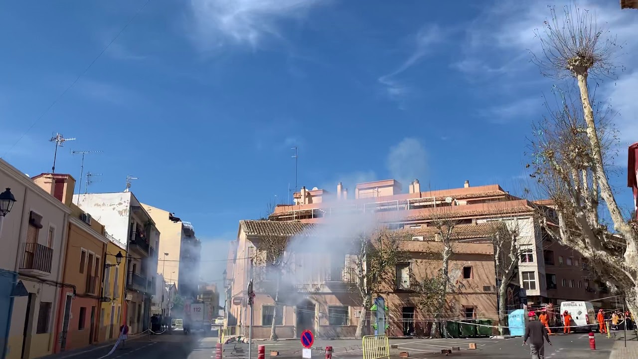 Falla Oeste - Mascletà de la #BanderaOeste2020 #8M - YouTube