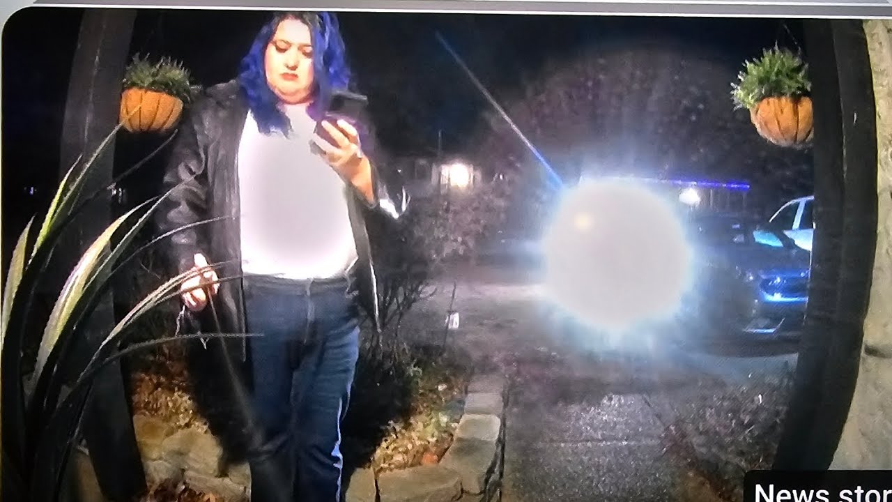 Pepper spray girl. - YouTube