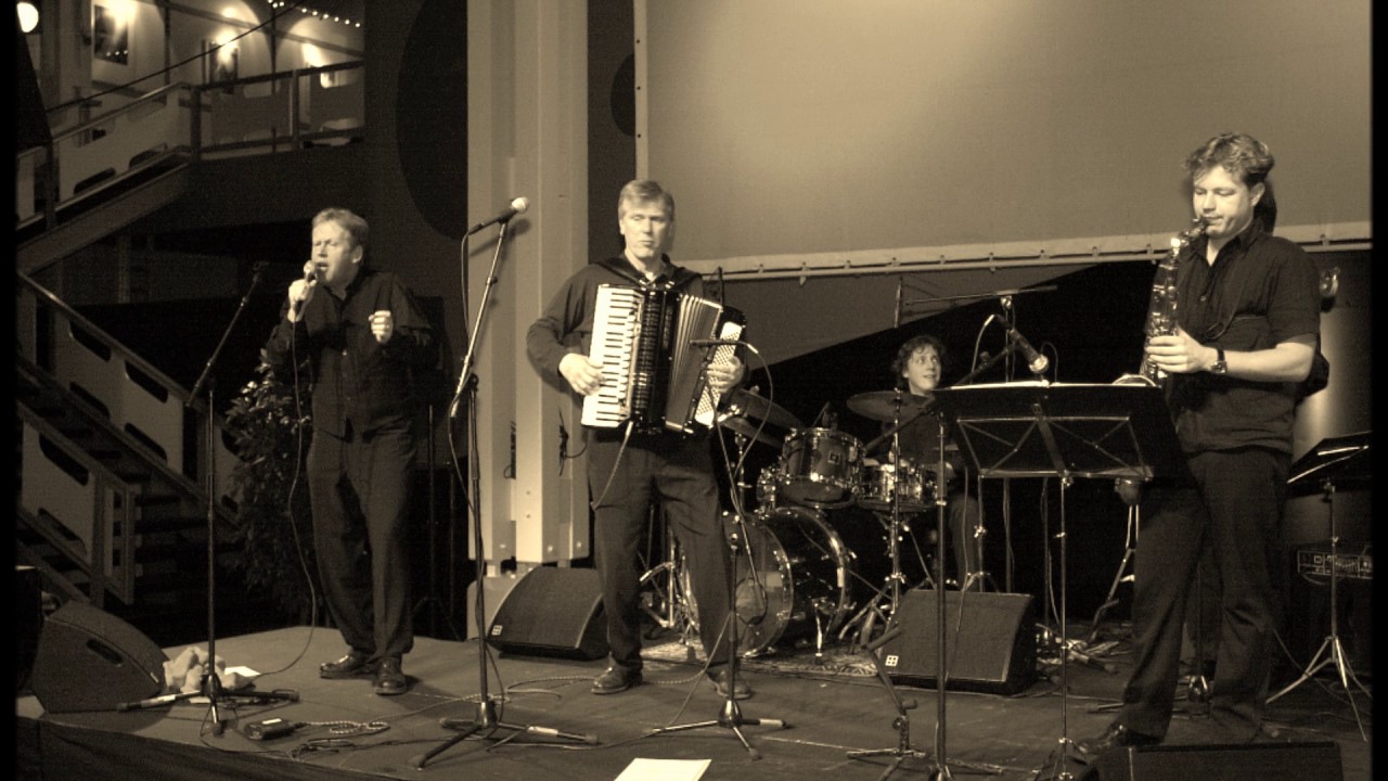 Rosetta - Minor Swing & Blues Band (Live) - YouTube