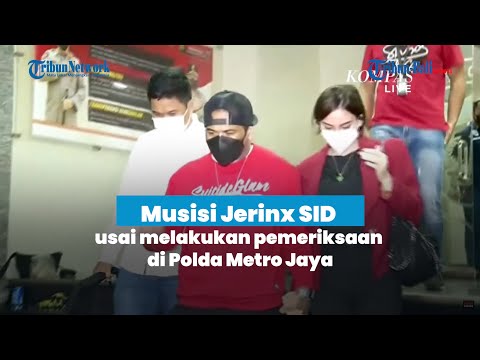 Musisi Jerinx SID usai melakukan pemeriksaan di Polda Metro Jaya