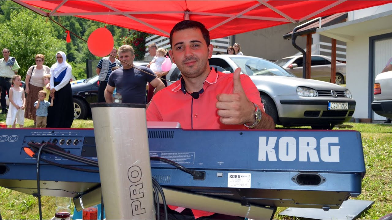 Adem Delic - Dodji sine i obraduj majku [Uzivo] - YouTube Music