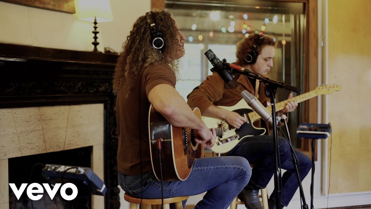 Chris Bullinger - Kiss You Bye-Bye (Castle Sessions) - YouTube