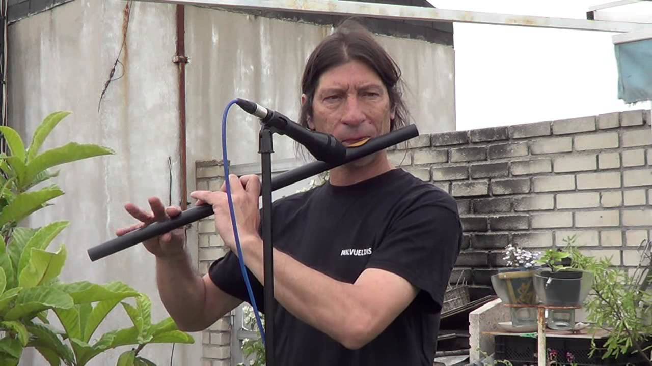 Flauta travesera de plastico / Plastic traverse flute - YouTube
