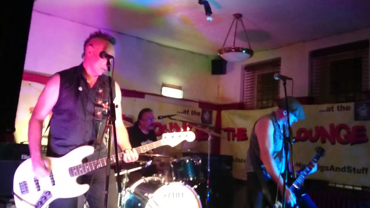 First Wave punk live at the White Heart in Corby 11/09/2015 - YouTube