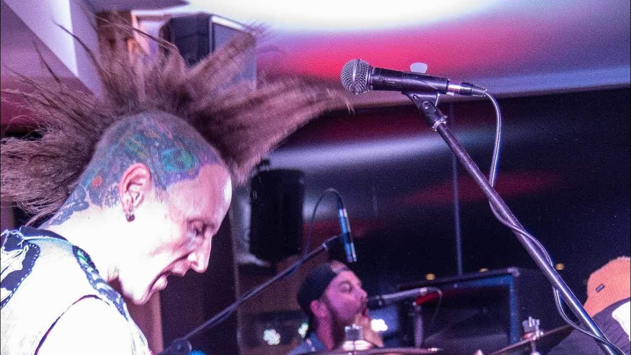 Stop Telling Me What To Do - The Pingers. Live at Smiggs Hotel. - YouTube