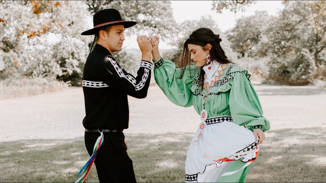 Choctaw Wedding Dance Song - YouTube