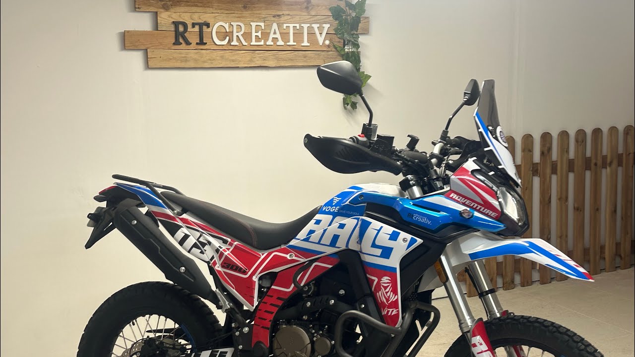 VINILADO VOGE 300 RALLY CON ADHESIVOS RT CREATIV. - YouTube