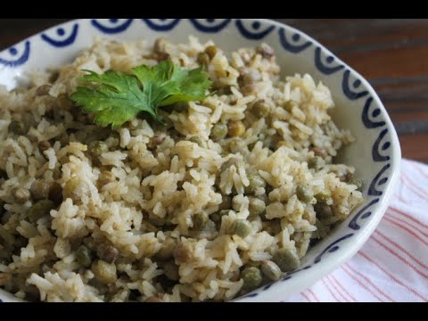 Moro de gandules con coco - YouTube