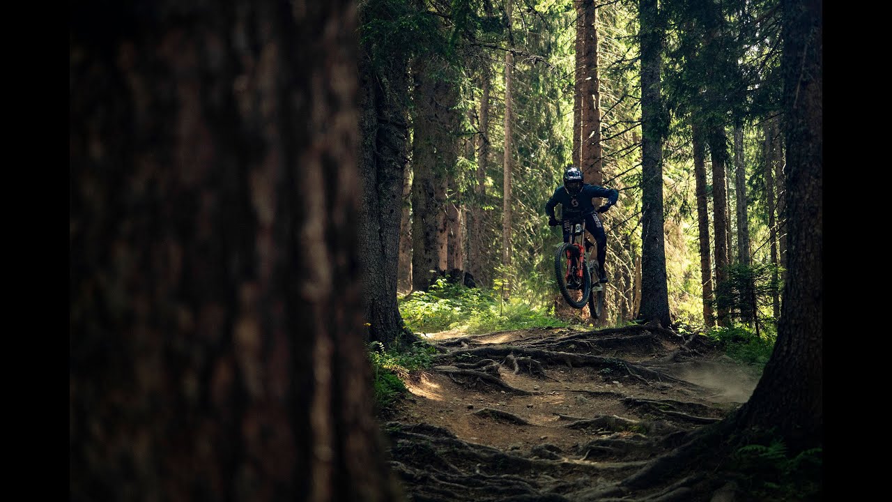 RAW Downhill Madness with Benoit Coulanges & Ethan Craik - YouTube