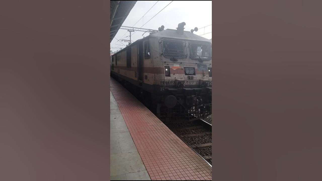 Indian railway train status | calicut railalway station - YouTube