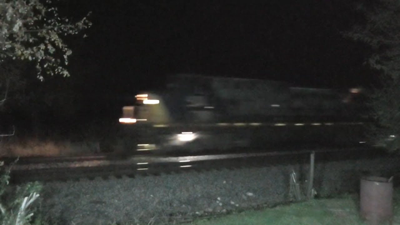 Great K5LA on CSX 420 East in Wyanet, IL 11/7/21 - YouTube