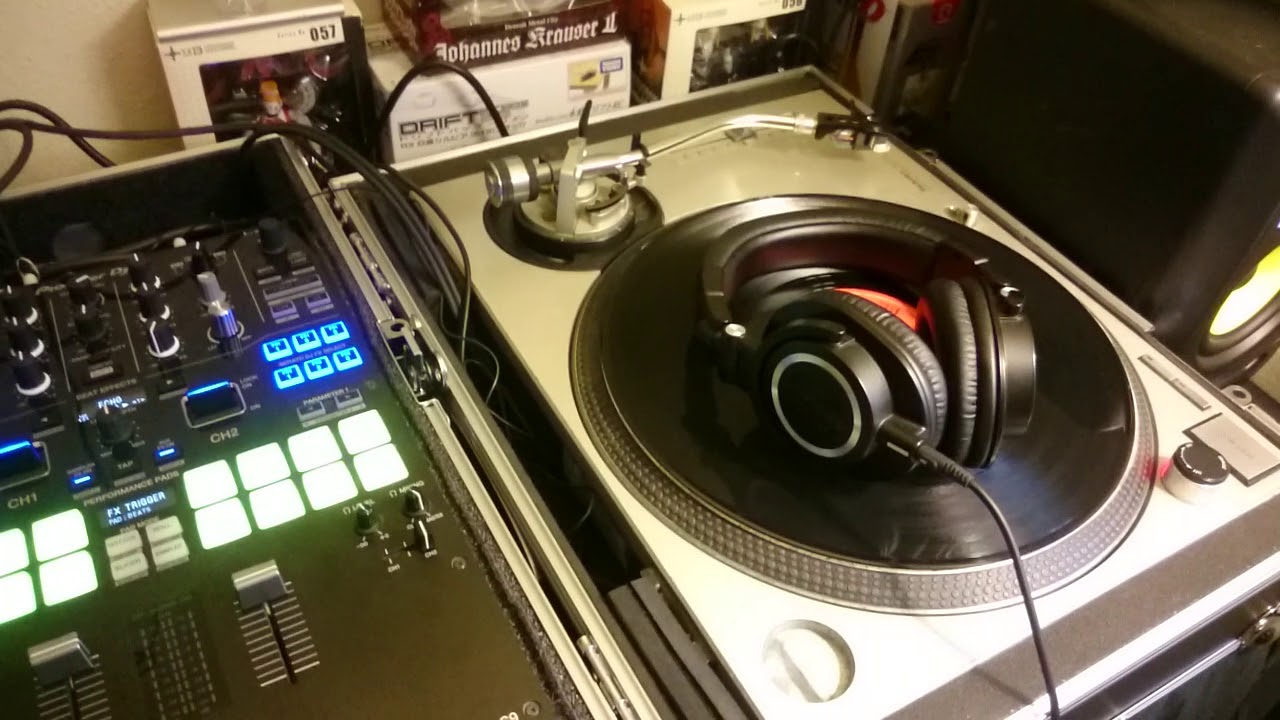 DJ Mixing Tips: How to Hear 2 Songs for Beat Matching - YouTube