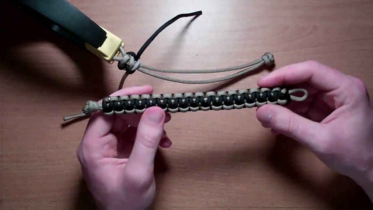 How to: Cobra Weave Paracord Bracelet - YouTube