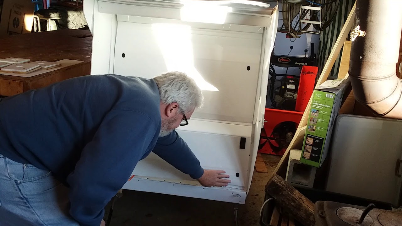 Door Hardware and Closing Poles - YouTube