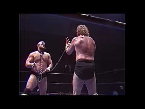 DOG COLLAR: Hacksaw Duggan vs. Buzz Sawyer - 12/27/85 - YouTube