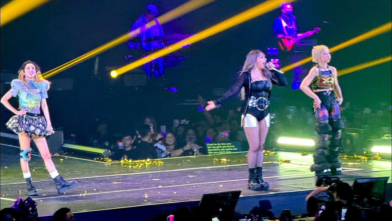 2NE1 Falling In Love (no Park Bom) Welcome Back Tour Manila Day 1 Mall ...