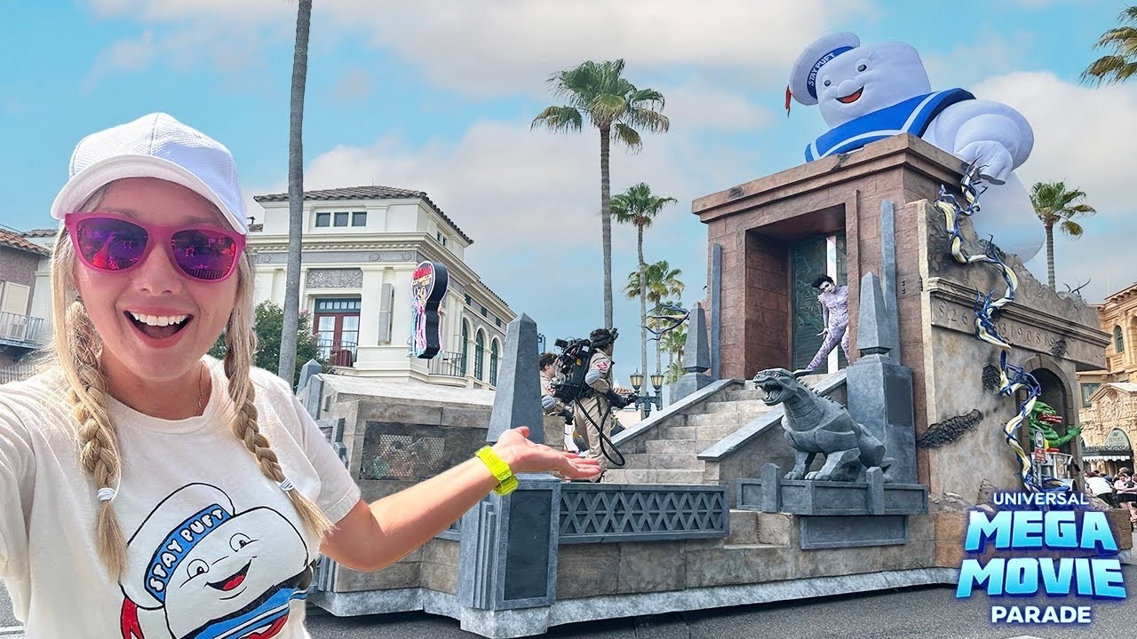 NEW Universal Mega Movie Parade Debuts at Universal Orlando - Ghostbusters, Jaws, BTTF & More ...