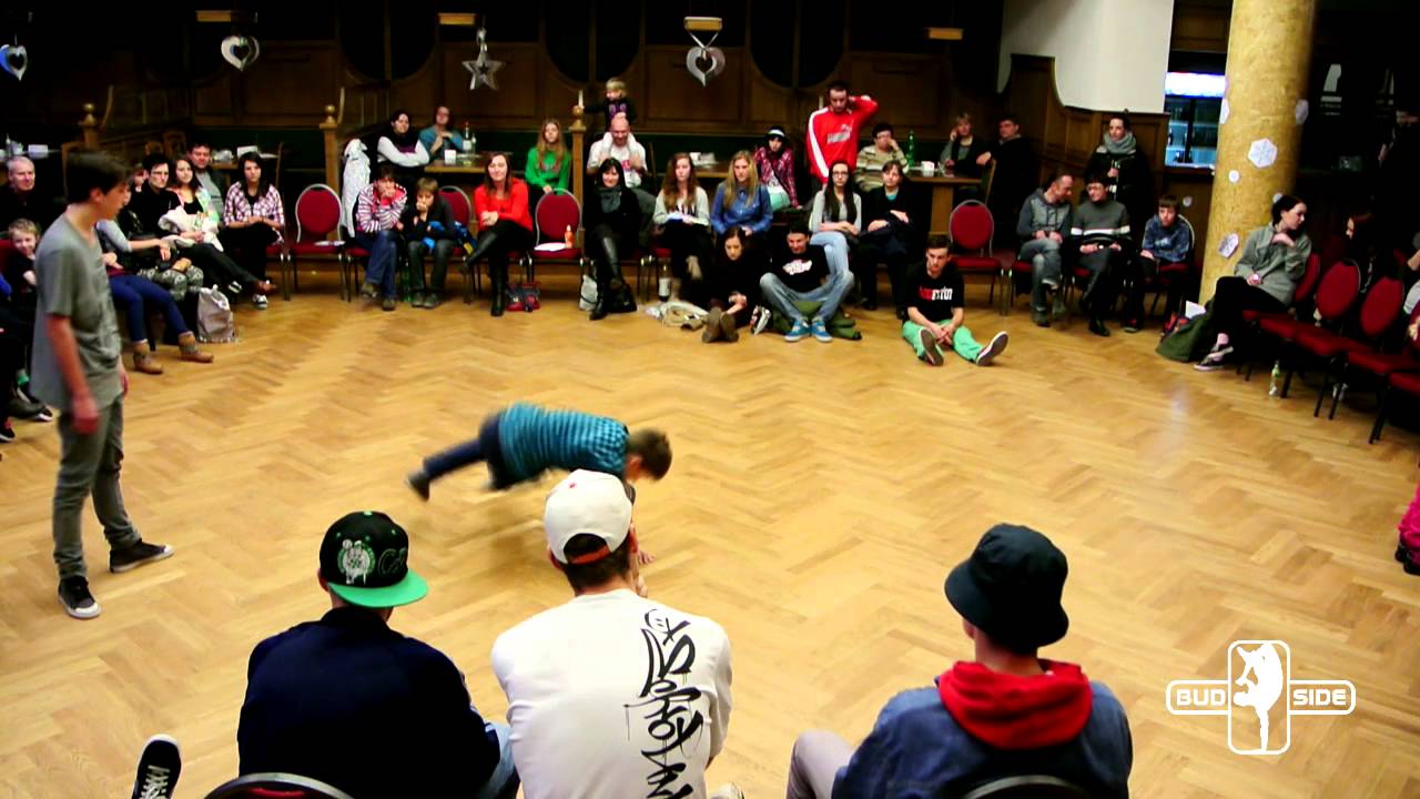 TŠ Budside | Vánoční Besídka 2013 | Honza vs Dan - YouTube