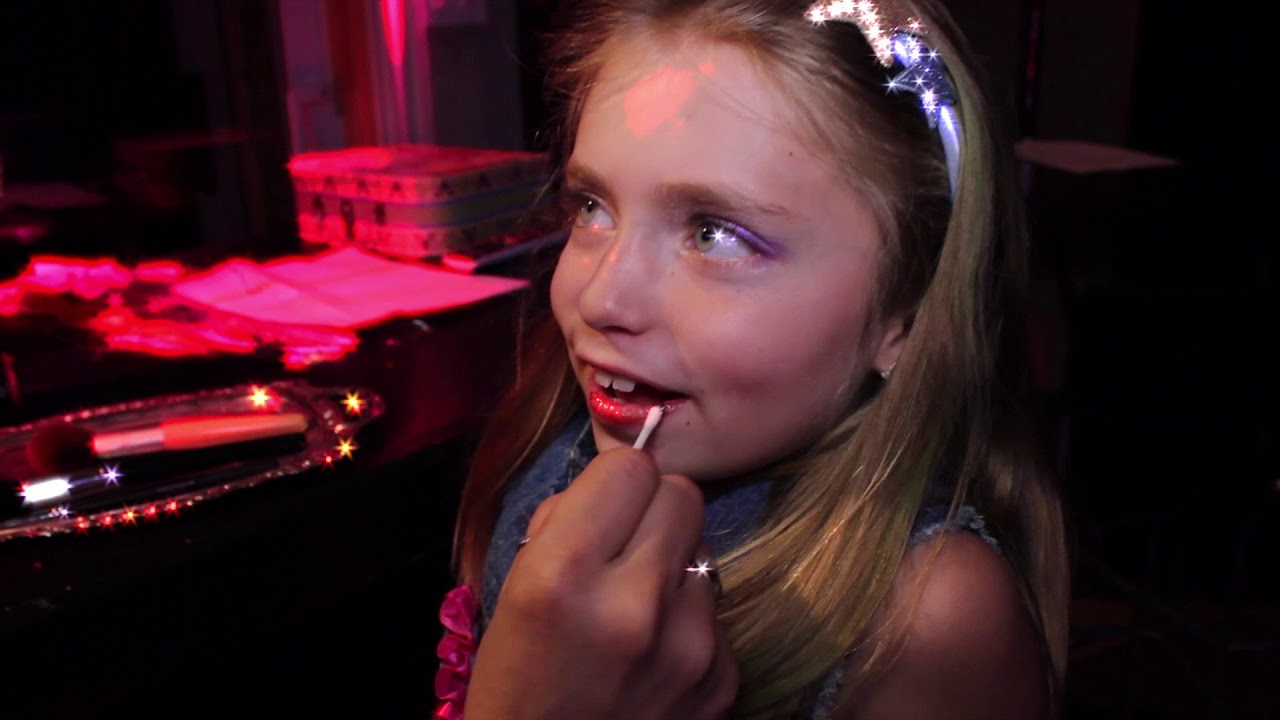 Sadie's Pop Star Music Video, "Cups" - YouTube