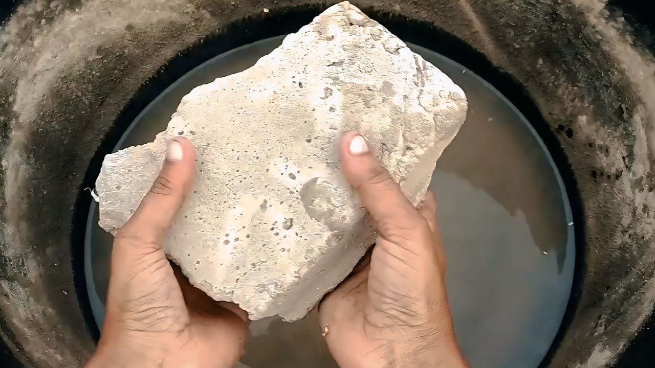 White powder slabs crumbling in water 🫶 oddlysatisfying - YouTube