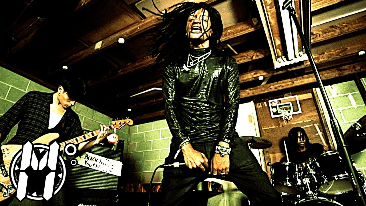 Nezzus - Kool Btches (Official Music Video) - YouTube