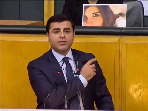 Kadın Bakanlığı İki Tane Erkeğin Ağzına Bakıyor