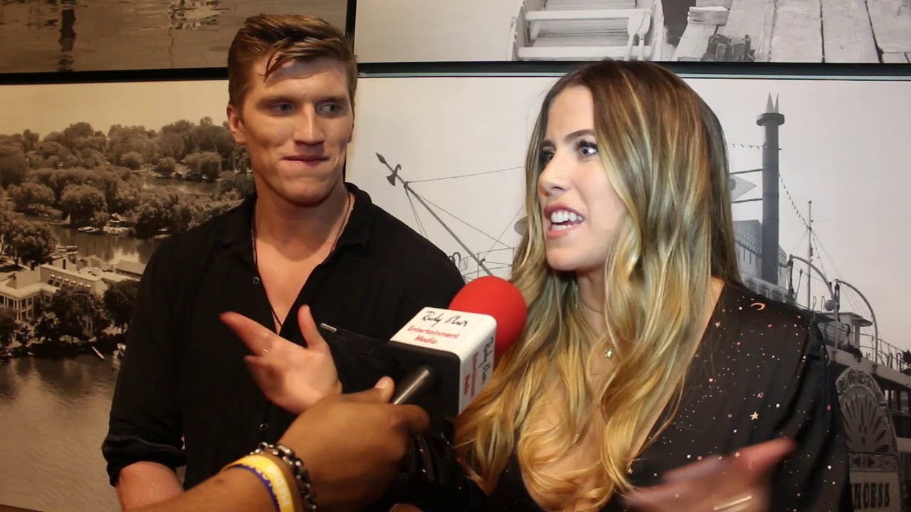 Chat w the Country Music duo The Reklaws on CRMA's & new music at CMW ...