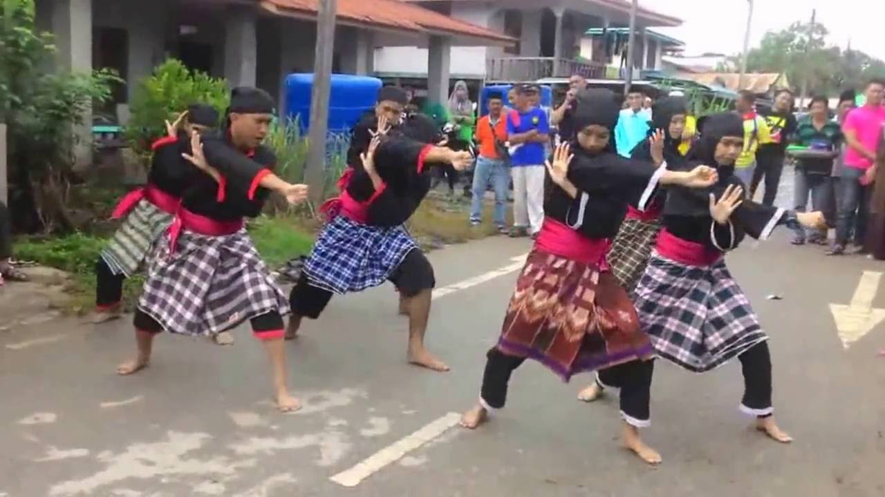 Silat suku Laut Sarawak - Persembahan Kenduri Kahwin Di Debak ...