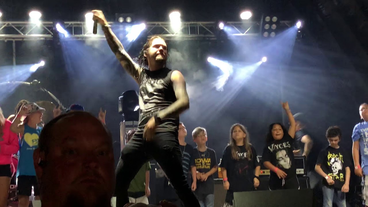 Saliva- Click Click Boom - YouTube