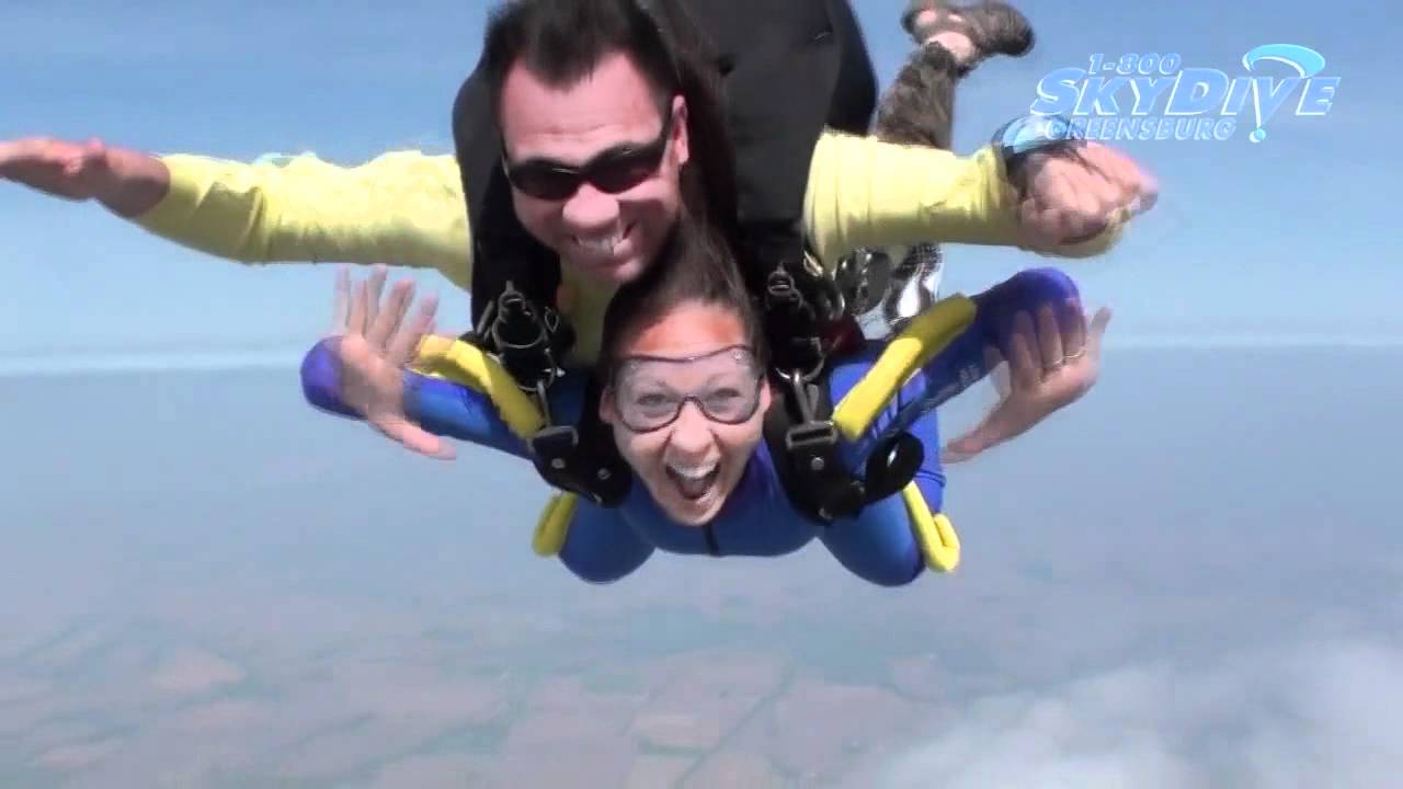 Madison Updike's Tandem skydive! - YouTube
