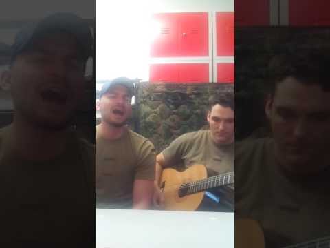 Bundeswehr Soldat singt \