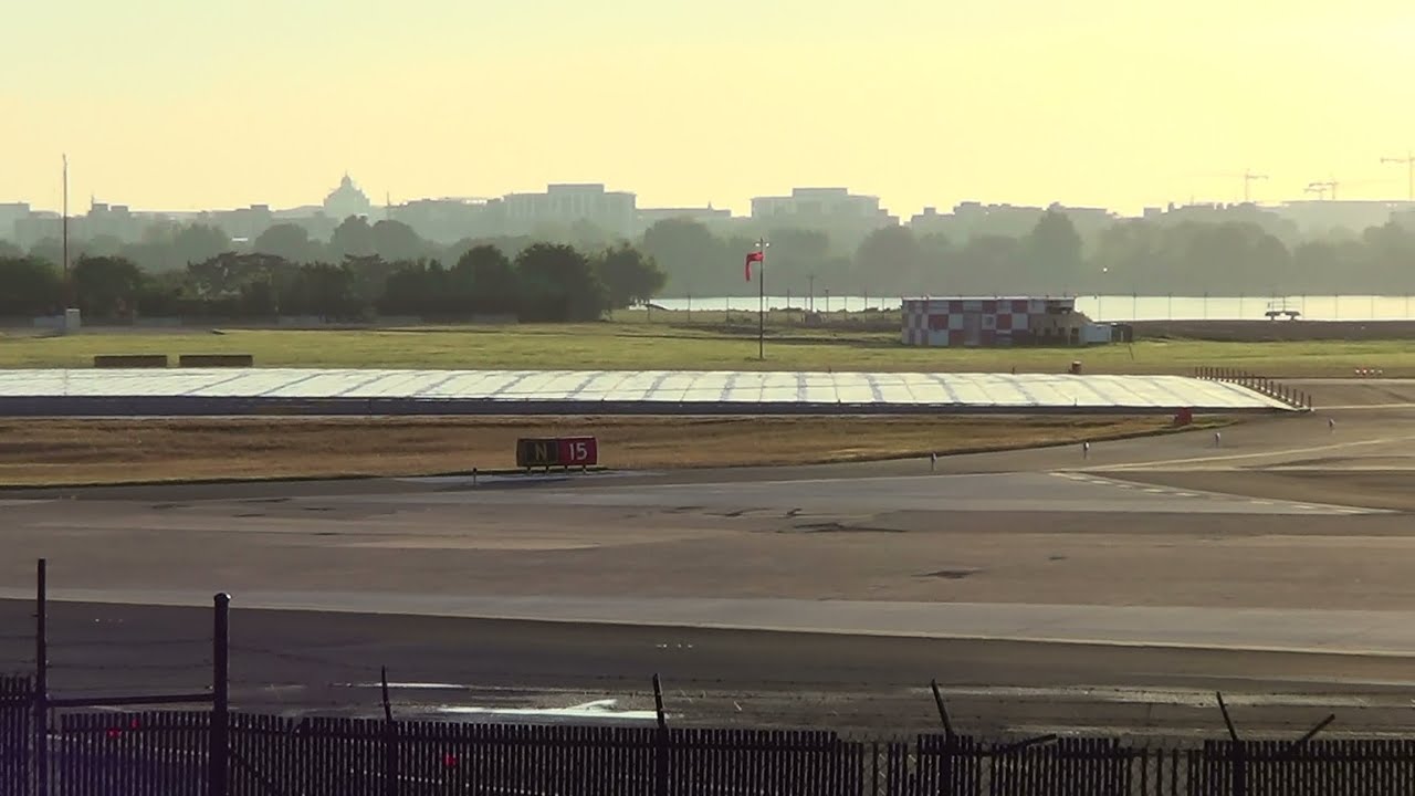 Runway 33 at DCA - YouTube