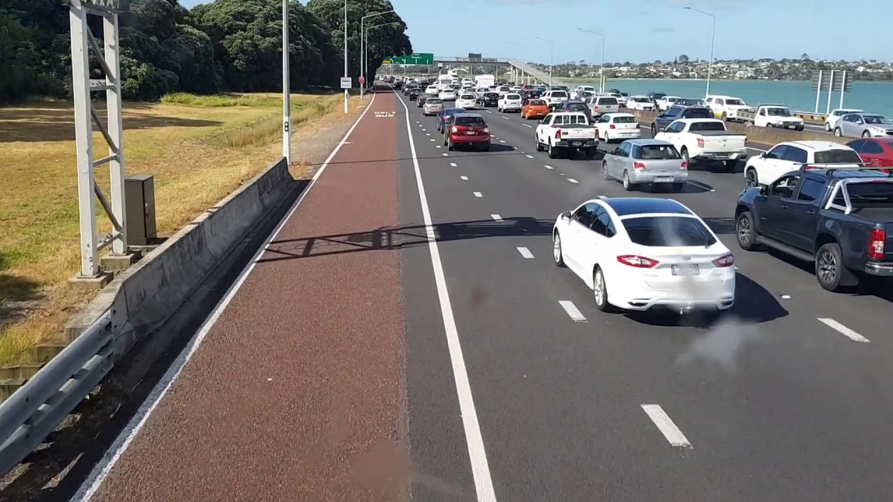 Bus shoulder lane running SH1, Auckland - YouTube