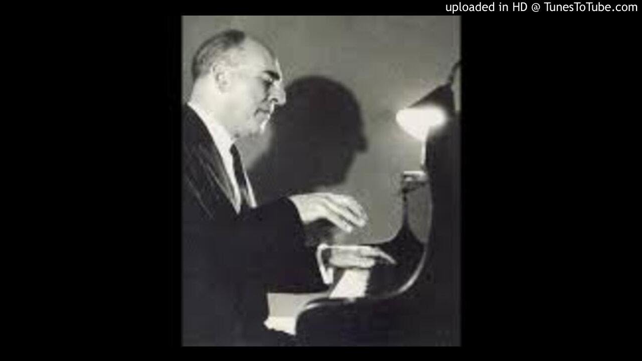 Solomon Cutner plays Beethoven Sonata Op. 27 N. 2 - 2. Allegretto - YouTube