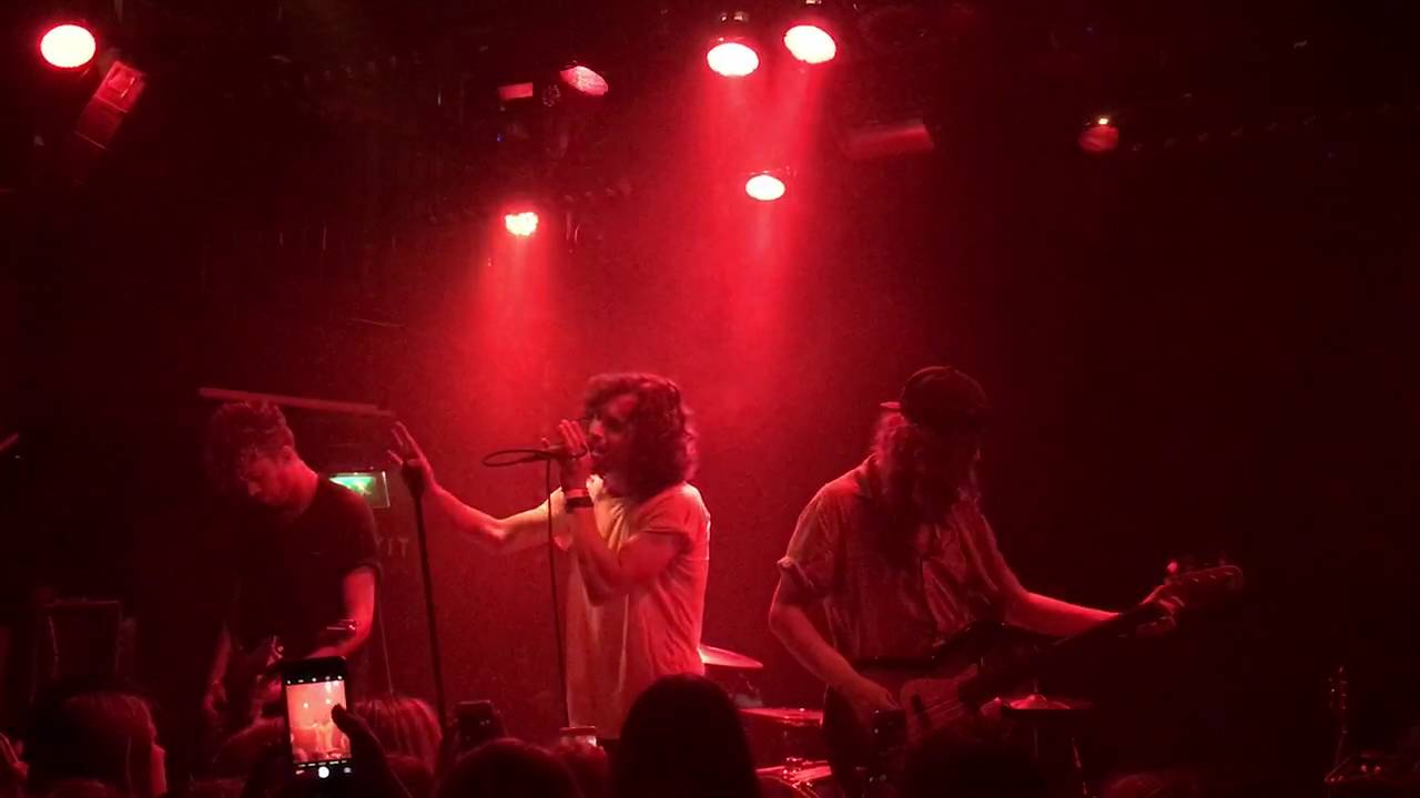 Mothxr - Touch - Live at Bitterzoet - YouTube