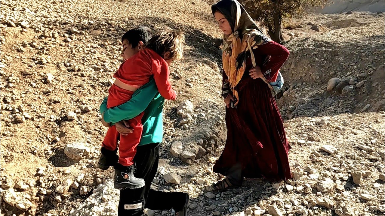 "Lost in the Sands: Heartbreaking Journey of Displaced Children ...