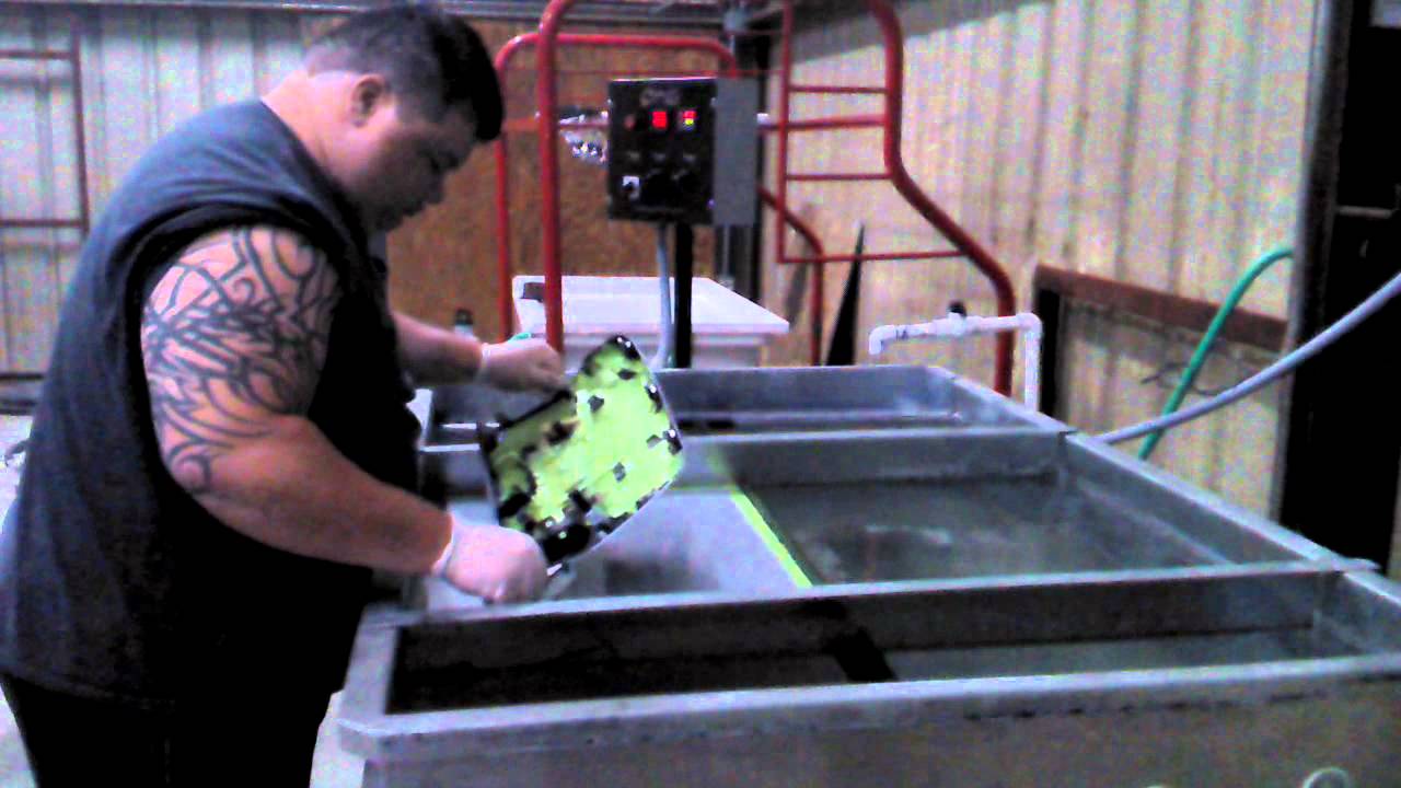 Camo dipping at camo illusions. - YouTube
