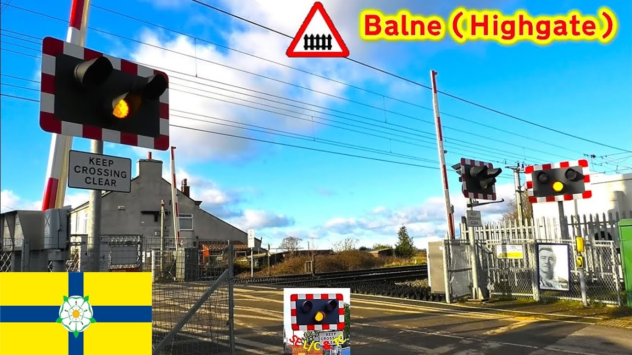 Balne (Highgate) Level Crossing, North Yorkshire - YouTube