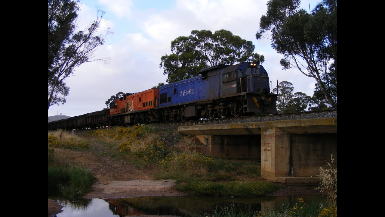 South African diesel locomotives in the Swartland - Part Two - YouTube