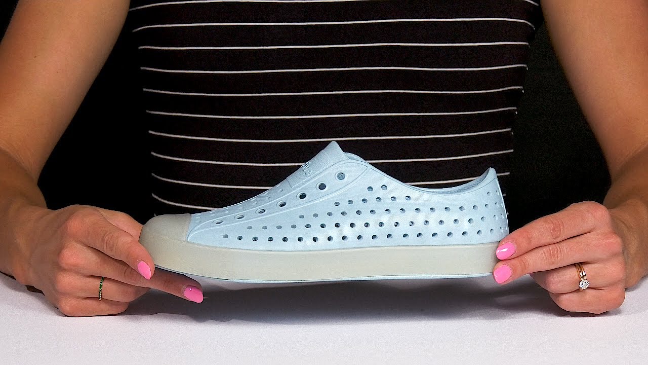 Native Shoes Kids Jefferson Sugarlite Glow (Big Kid) SKU: 9874453 - YouTube