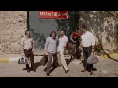 Çakallarla Dans 2: Hastasıyız Dede - Fragman