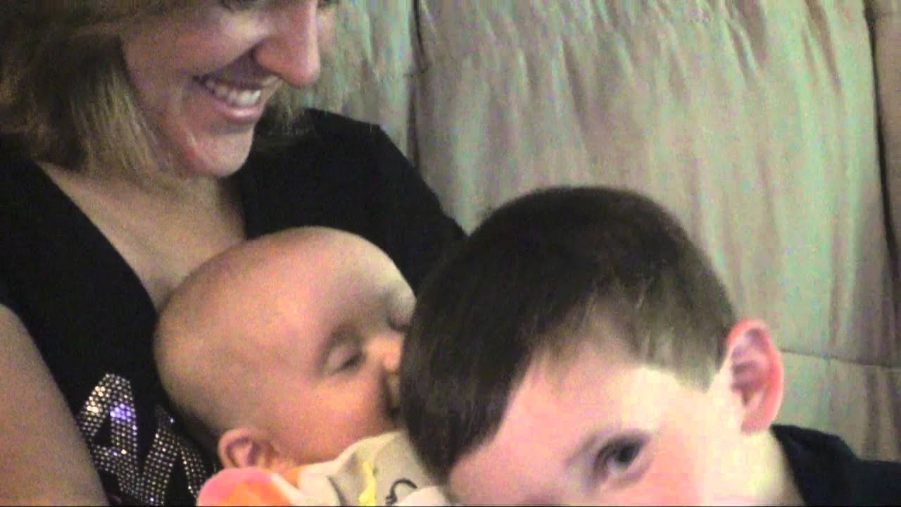 Giggling baby - YouTube