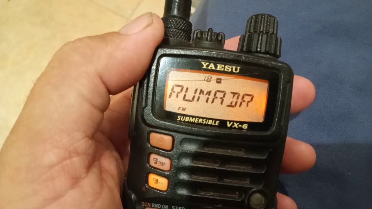 Vista general yaesu VX-6 - YouTube