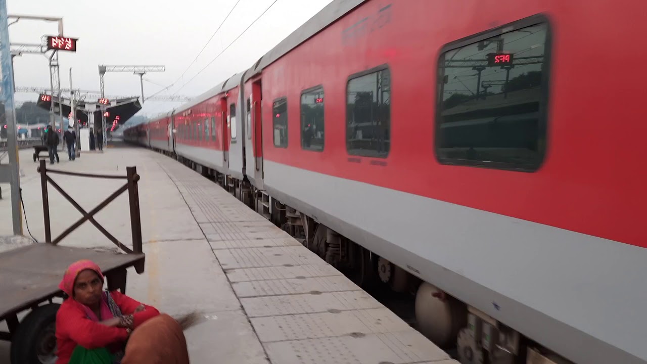02925 BDTS ASR Paschim express special terminating at CDG Chandigarh ...